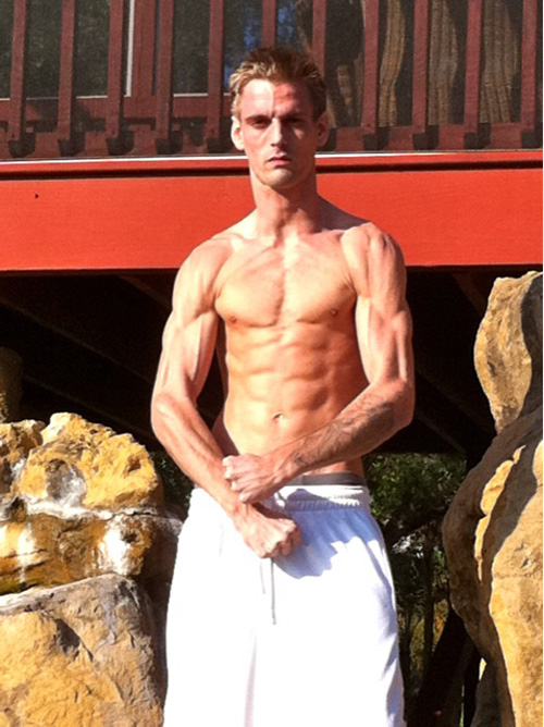 Lookin’ good, Aaron Carter! – PopBytes