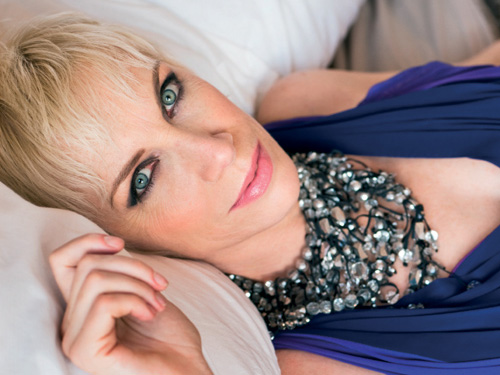 annie lennox is back with a new album! – PopBytes