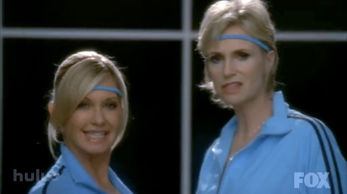 sue sylvester & olivia newton-john get ‘physical’ – PopBytes