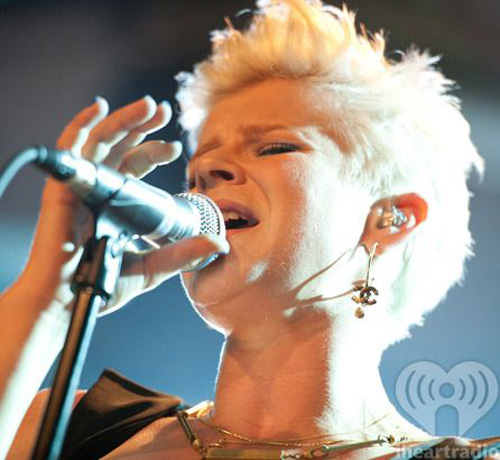 Robyn: Alicia Keys’ ‘Try Sleeping with a Broken Heart’ – PopBytes