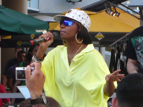 santogold lands in los angeles! – PopBytes